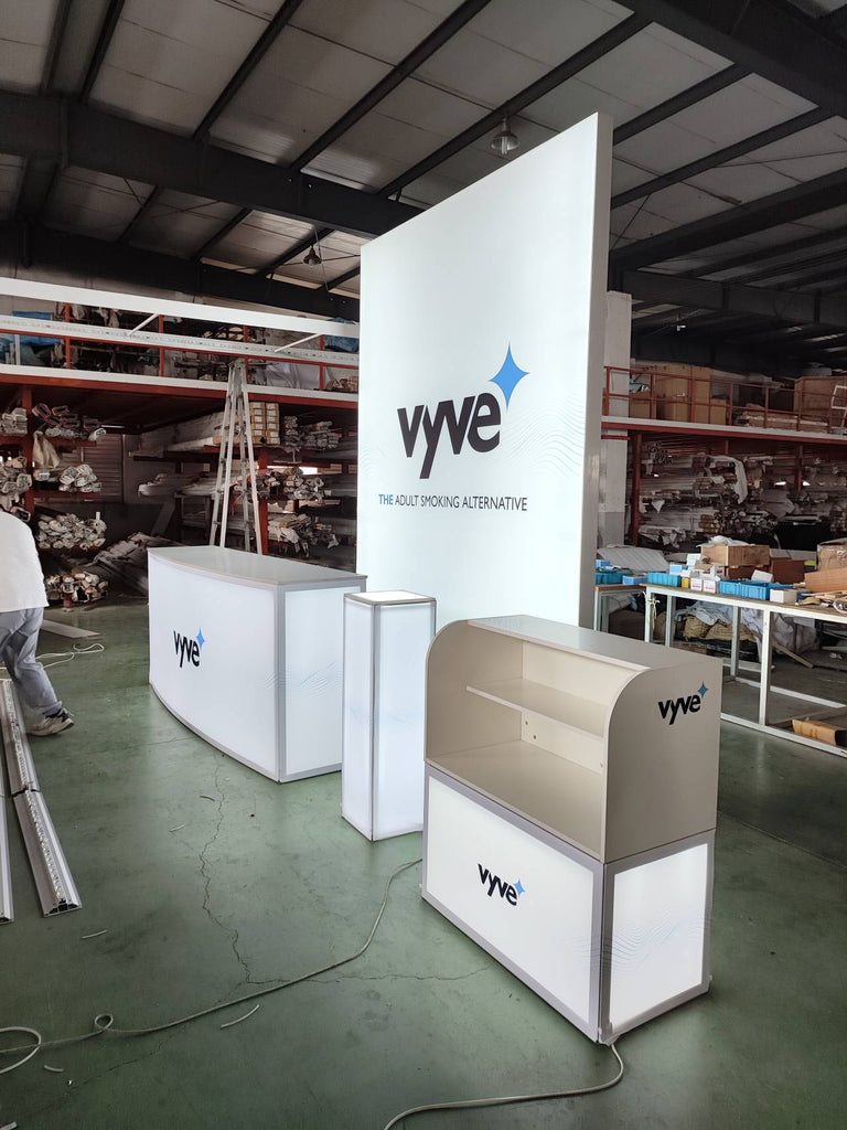 Customizable trade show table booth